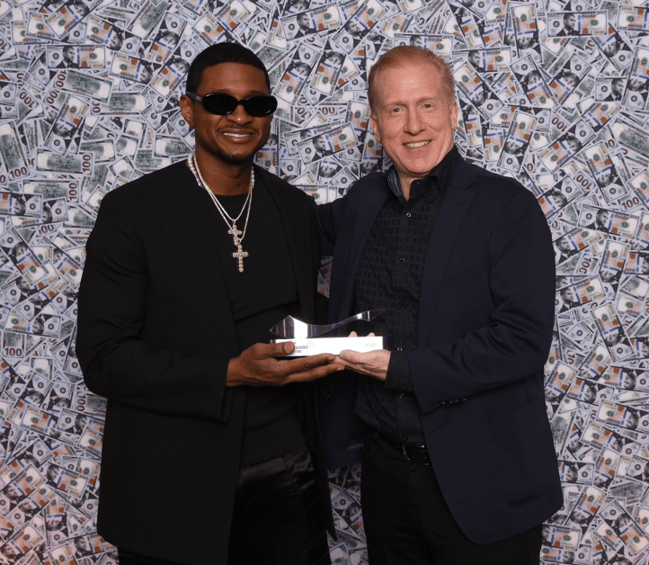 USHER RECEIVES SOUND EXCHANGE HALL OF FAME AWARD – SOUTHERN LACED