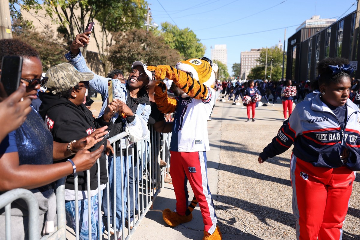 “THEE Legacy Continues” with the 2023 homecoming parade – SOUTHERN LACED